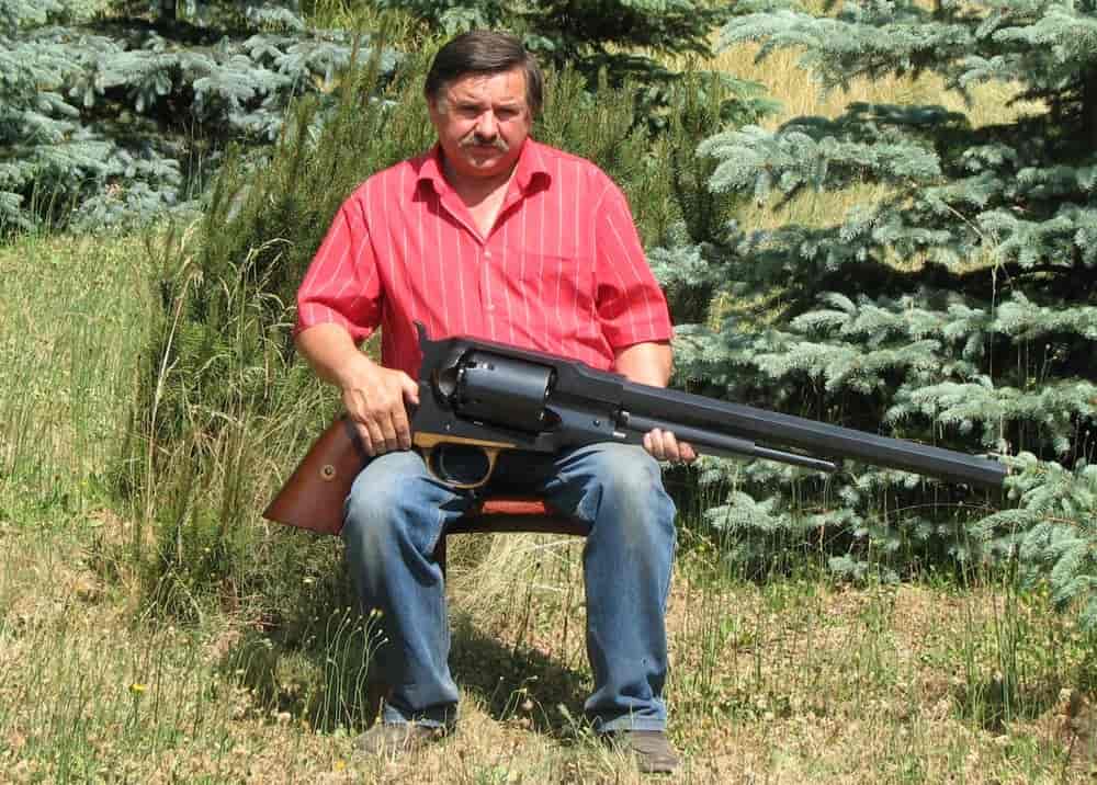 World s Biggest Revolver By Ryszard Tobys GagDaily News